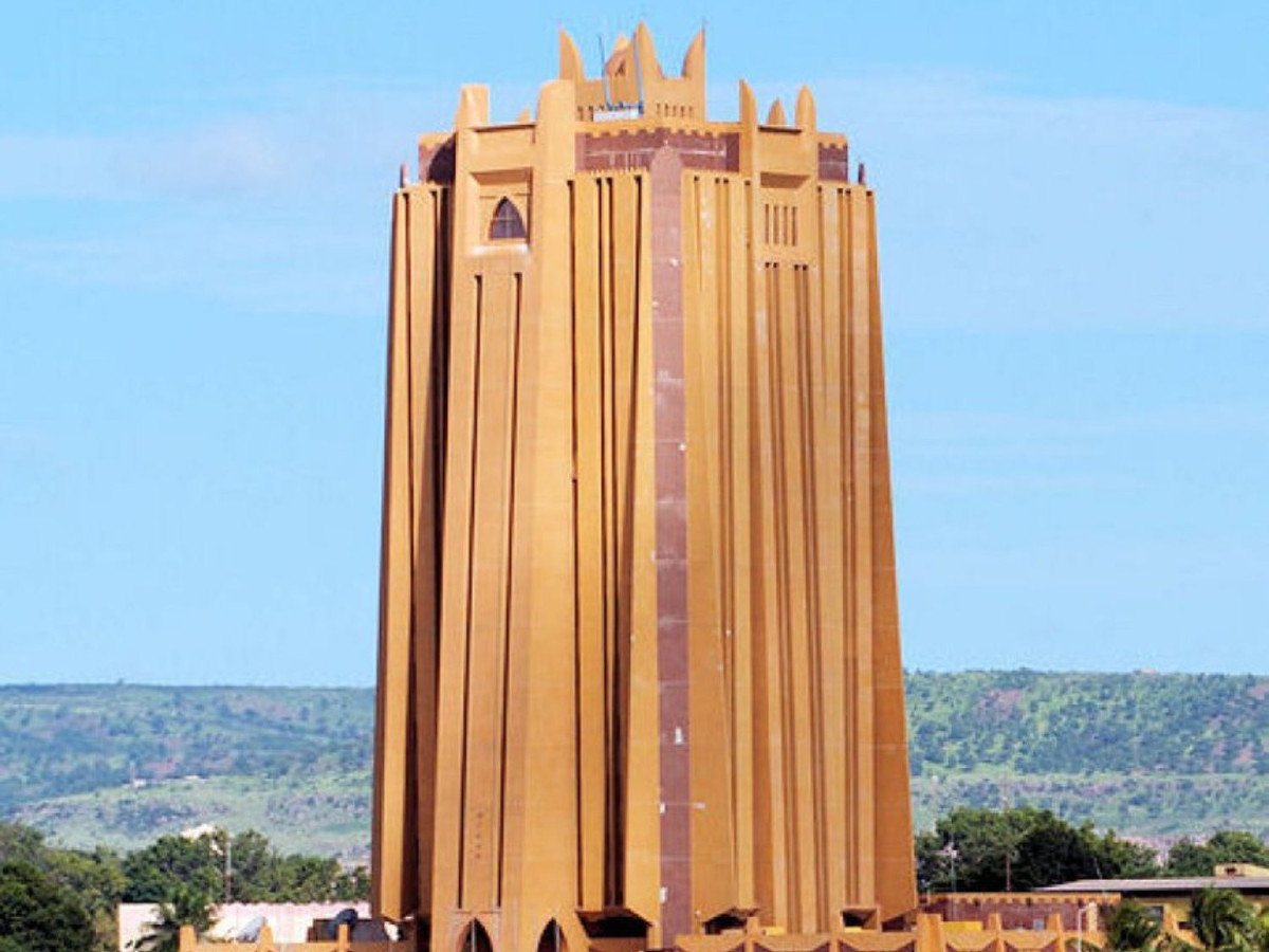 Mali: la BCEAO Ouvre au grand public un guichet dédié aux "échanges de billets et pièces mutilés ...